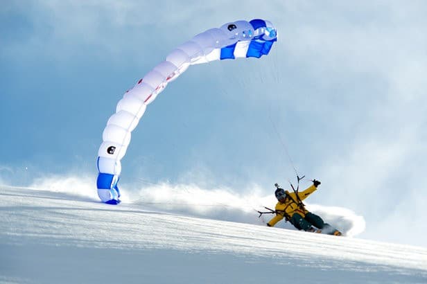 Paraski คืออะไร ? กีฬาเอ็กซ์ตรีมแห่งฤดูหนาว ที่เพิ่งได้รับการเปิดตัว